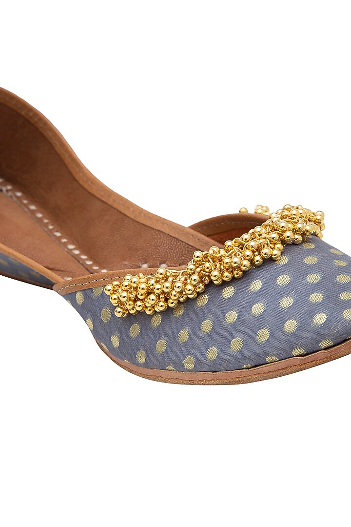 Grey Embellished Juttis Design by 5 Elements at Pernia's Pop Up Shop 2024