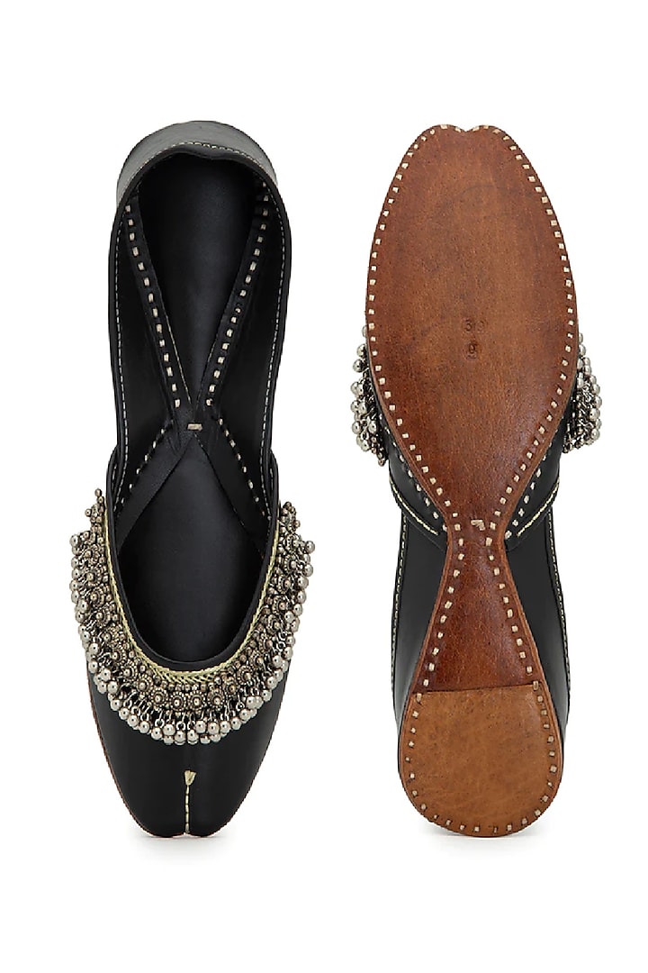 Black Embellished Juttis by 5 Elements at Pernia's Pop Up Shop 2025
