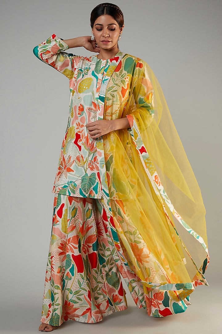 Ivory Silk & Bemberg Crepe Floral Printed Kurta Set by Archana Shah at ... Ivory Silk & Bemberg Crepe Floral Printed Kurta Set by Archana Shah at ...