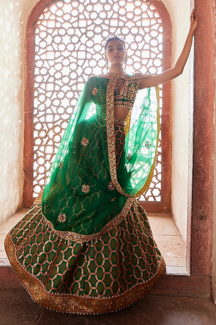 Green Woven Silk Banarasi Wedding Lehenga Set By Aditi Gupta At Pernia