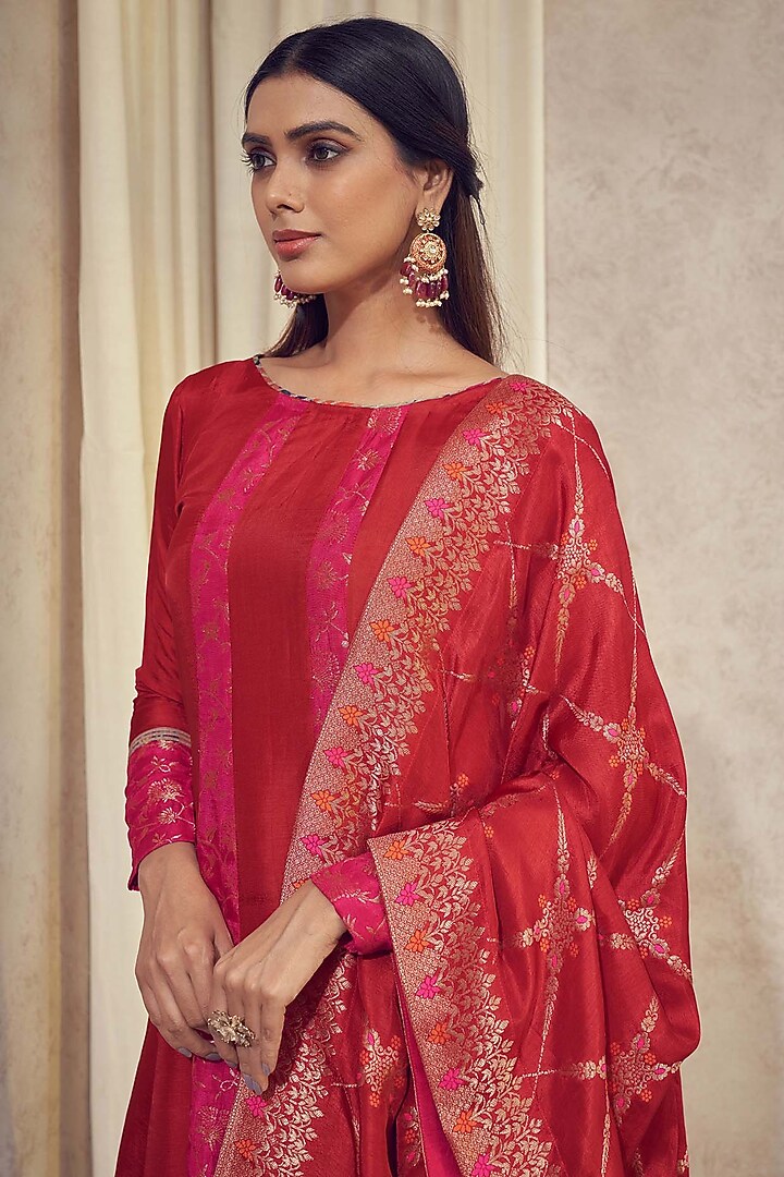 Red Dolla Silk Jacquard Anarkali Set by Affroz at Pernia's Pop Up Shop 2025