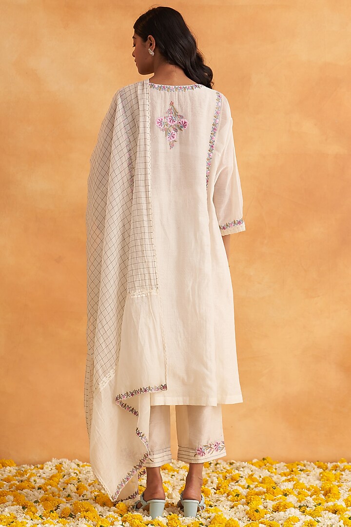 Ivory Chanderi Embroidered Kurta Set by Akriti by Ritika at Pernia's ...