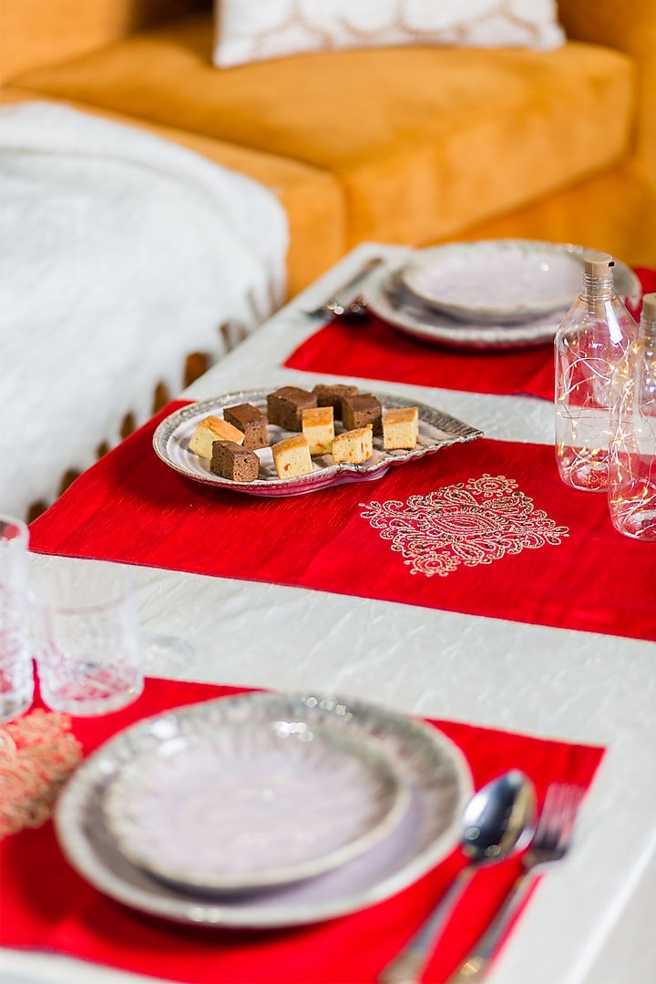 Red Embroidered Table Runner (Set Of 7) by ALCOVE at Pernia's Pop Up ...