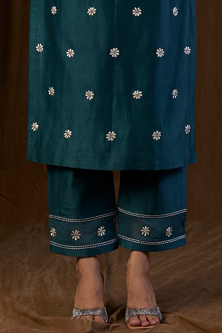 Dark Green Embroidered Kurta Set Design by Alokik by Divya at Pernia's ...