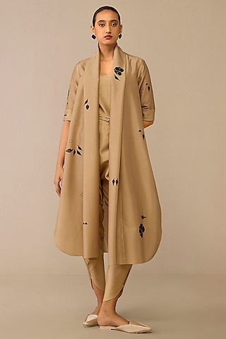 AMPM by Ankur and Priyanka Modi - Buy Lehenga, Sarees, Tunics Online 2025