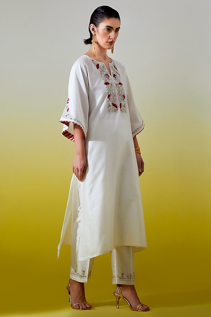 Off-White Silk Chanderi Embroidered Kurta Set by Anantaa By Roohi ...