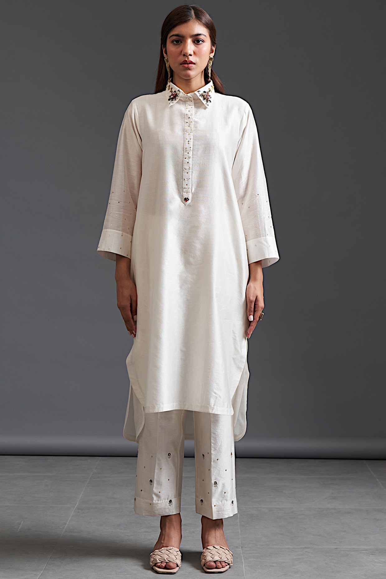 Off-White Silk Chanderi Hand Embroidered Tunic by Anantaa By Roohi ...