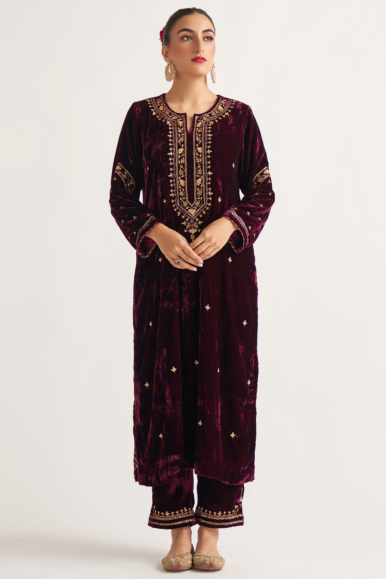 Wine Velvet Hand Embroidered Kurta Set by Anantaa By Roohi Trehan at ...