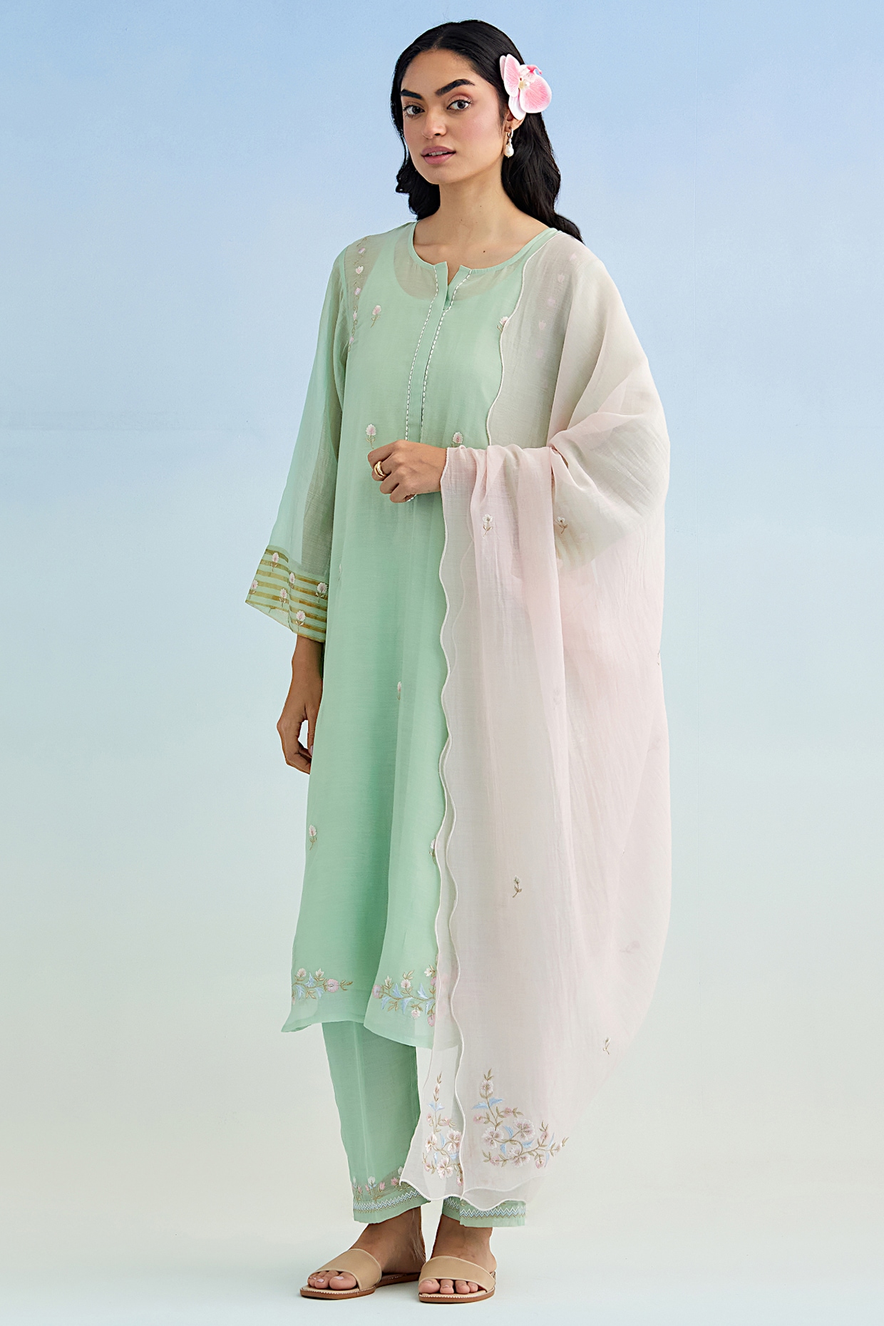 Green Mul Chanderi Thread Embroidered Kurta Set by Anantaa By Roohi ...