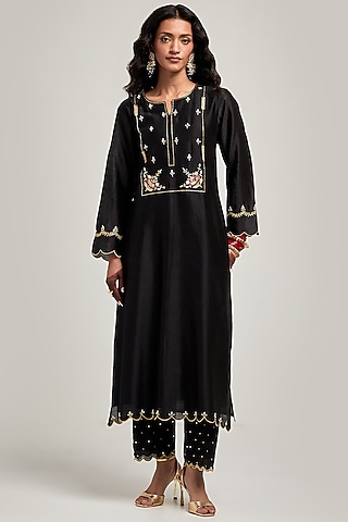 Black Silk Chanderi Floral & Cutdana Embroidered Kurta Set by Anantaa ...