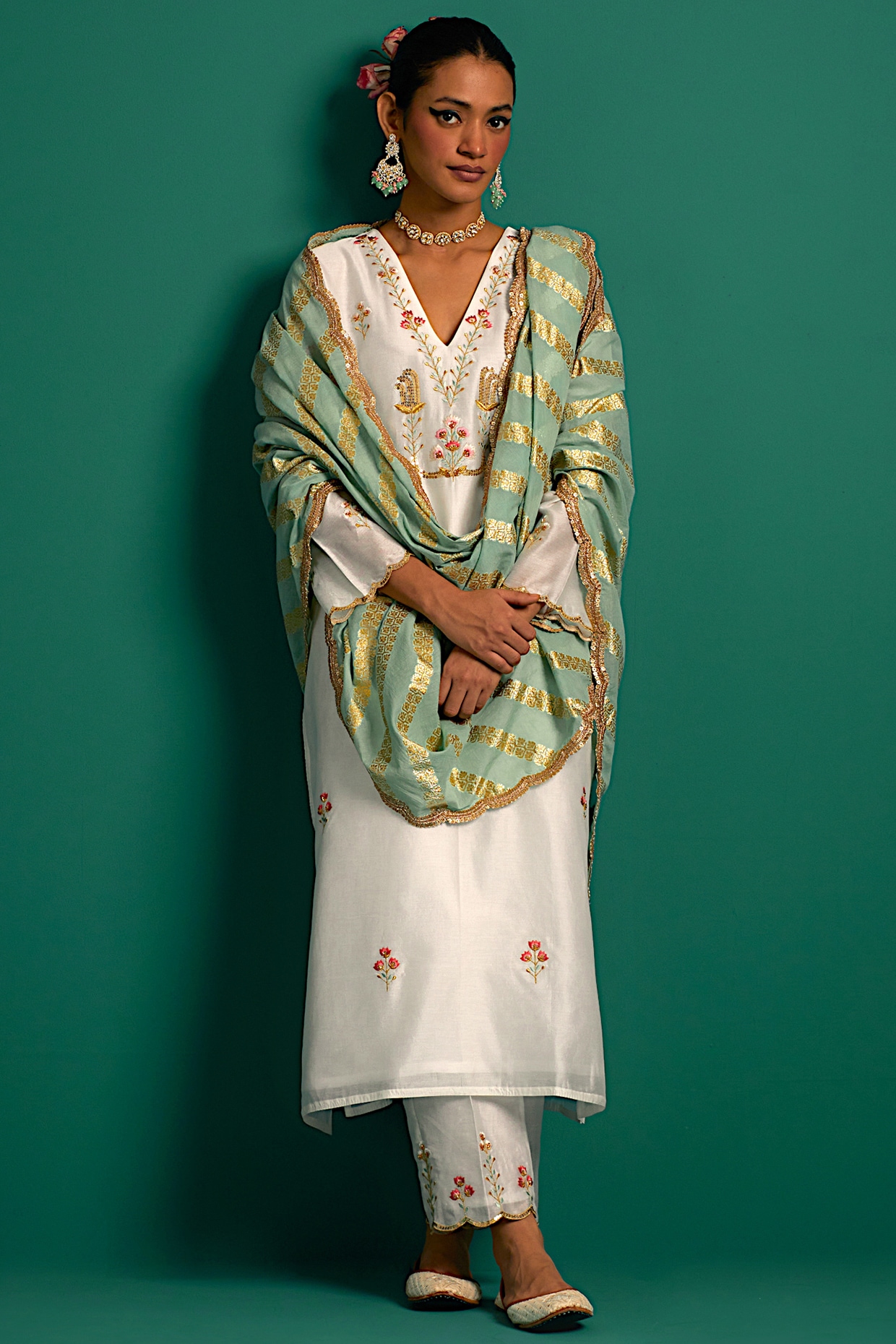 Off-White Silk Chanderi Hand Embroidered Kurta Set by Anantaa By Roohi ...