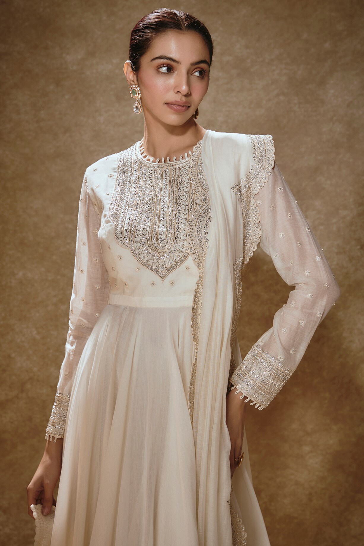 Off-White Chanderi Zardosi Embroidered Anarkai Set by Anushree Reddy at ...