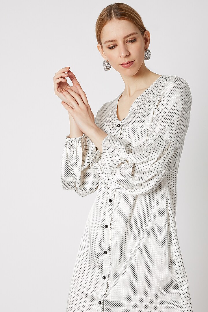 White Shirt Dress With Dramatic Sleeves Design by Attic Salt at Pernia ...