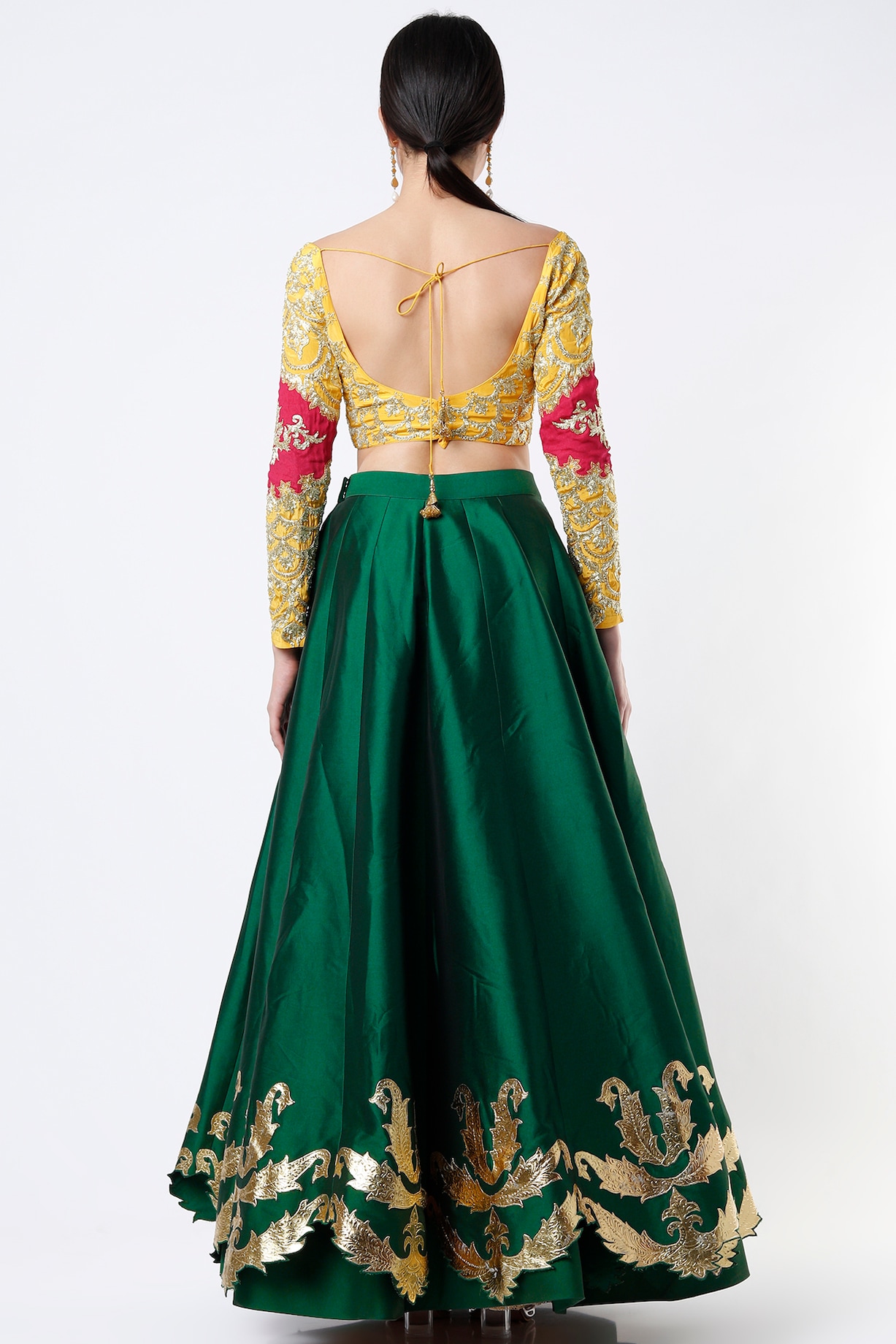Bottle Green Silk Bridal Lehenga Set by Architha Narayanam at Pernia's ...