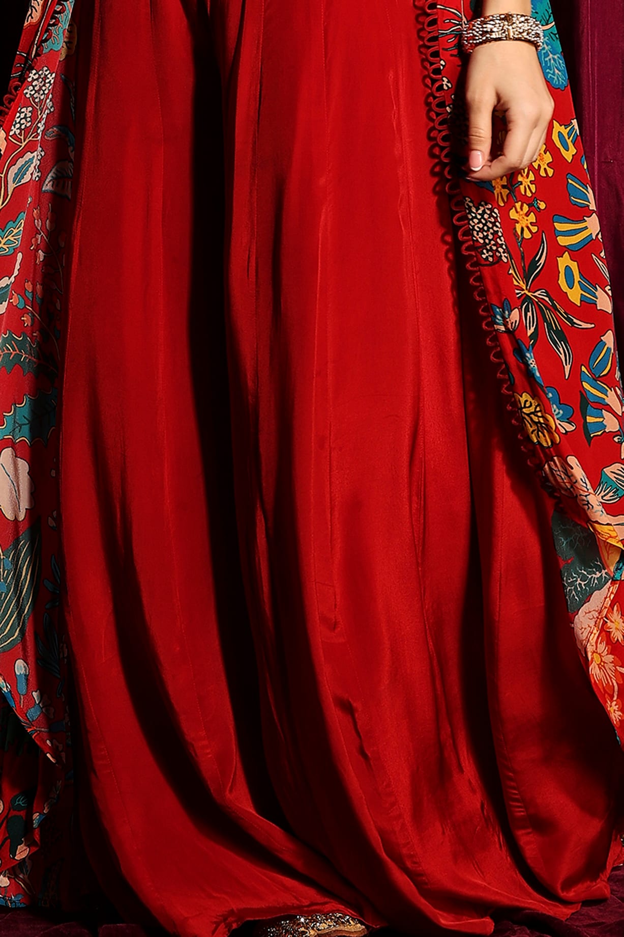 Fiery Red Cape Set With Print by Aayushi Maniar at Pernia's Pop Up Shop ...