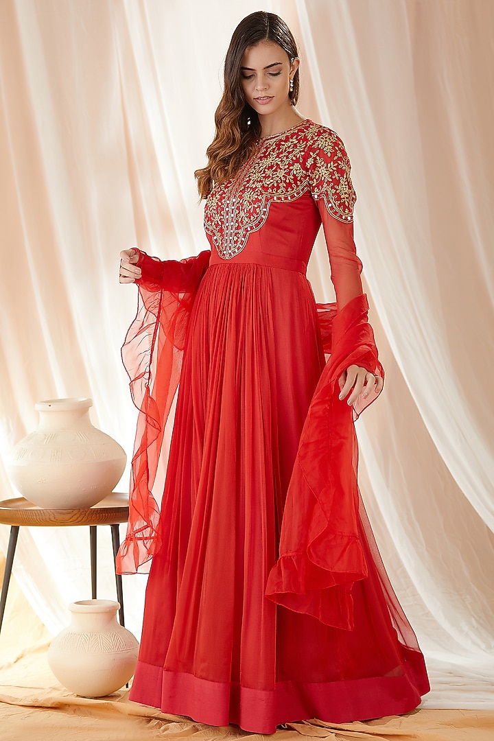 Rose-Red Embroidered Anarkali Set by Basanti - Kapde aur Koffee at ...