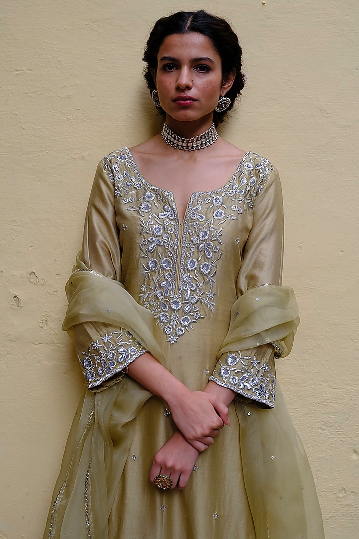 Green Silk Chanderi Zari Embroidered Straight Kurta Set by Bruhi pant ...