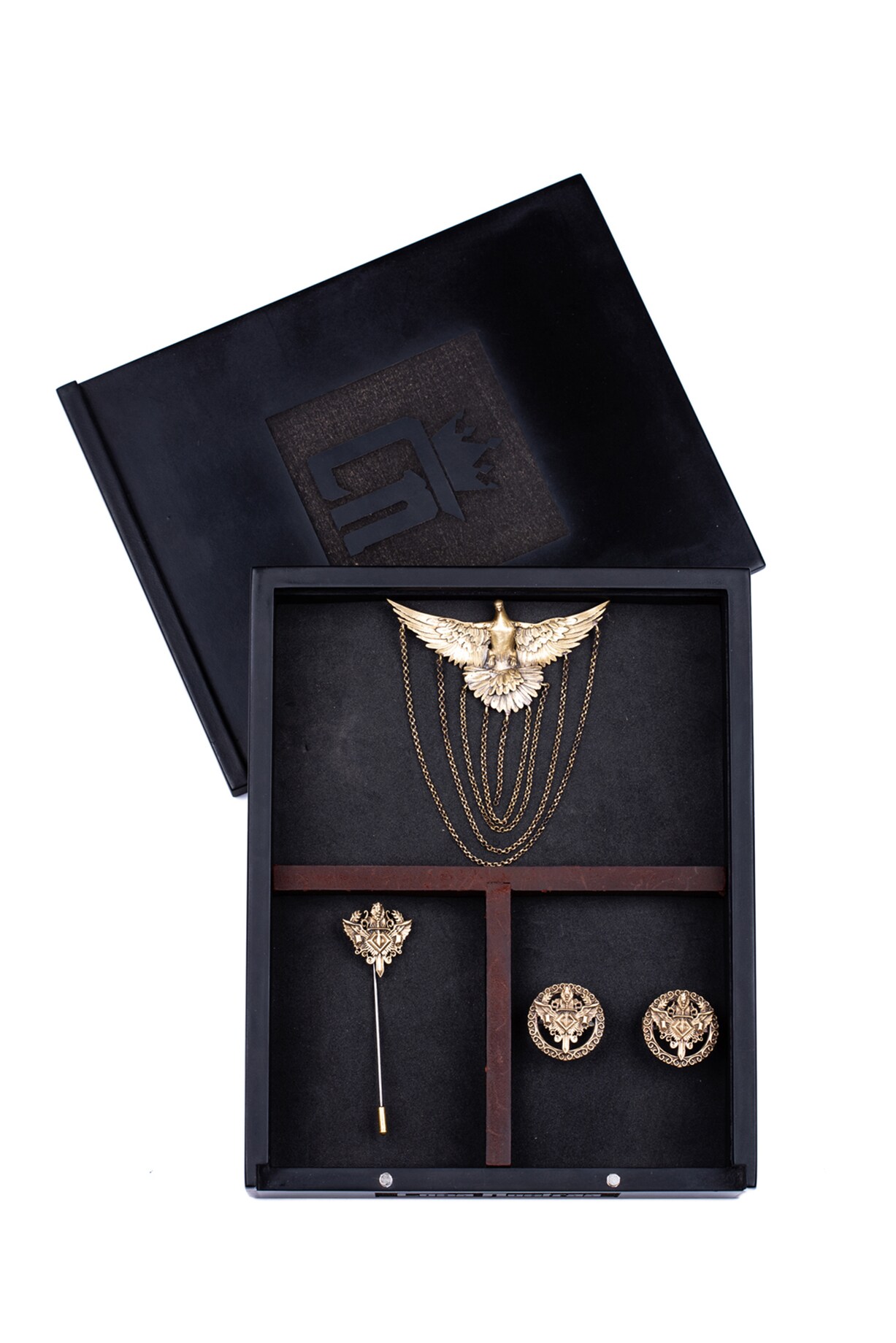 Antique Gold Hudson Hawk Eagle Brooch Set Design by Cosa Nostraa at ...