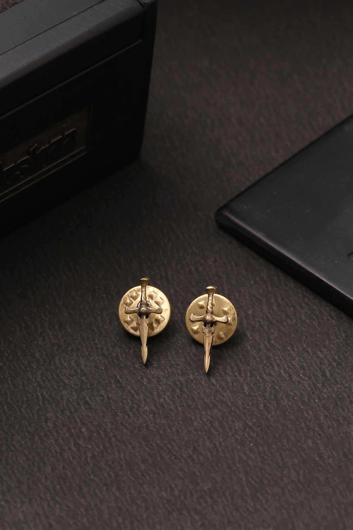 Antique Gold Vintage Sword Collar Tips by Cosa Nostraa at Pernia's Pop ...