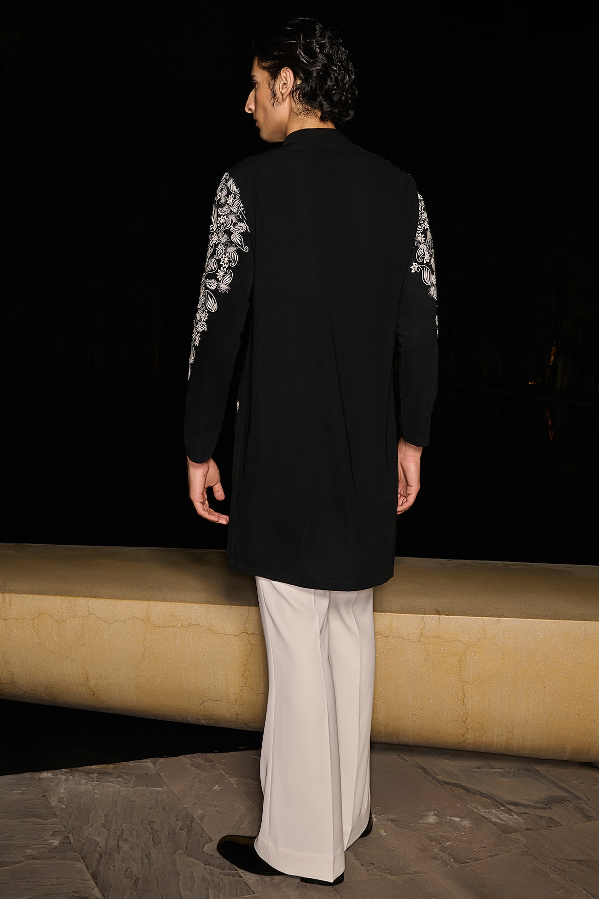 Black Tokyo Silk Resham Embellished Kurta Set by Contrast By Parth at ...