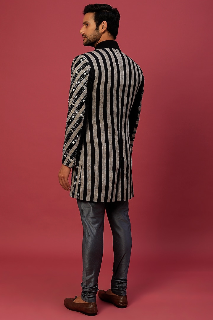 Buy Dapper & Dare Silver Grey & Black Indo Western Set at Pernia'sPopUpShopMen 2024
