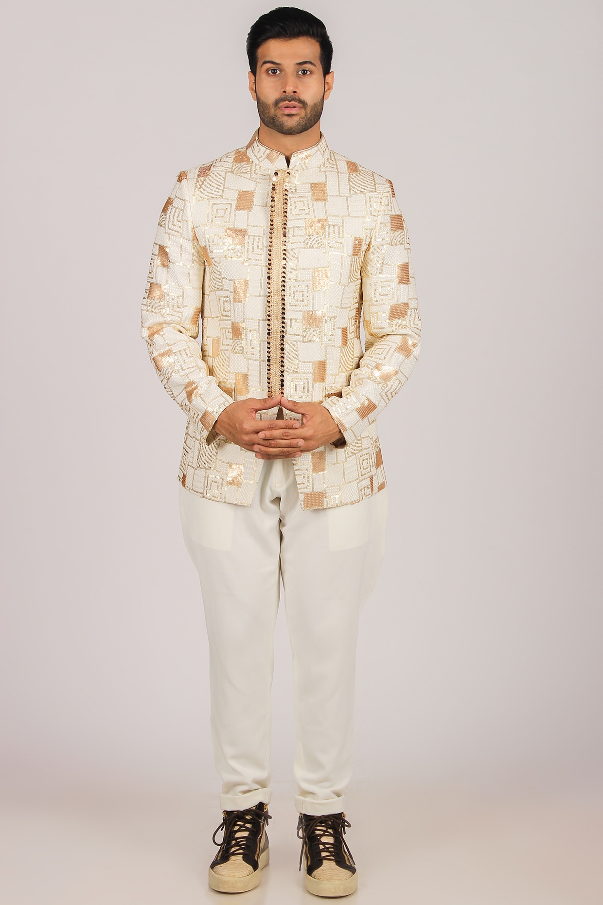 White & Gold Embroidered Bandhgala Set by Dapper & Dare at Pernia's Pop ...
