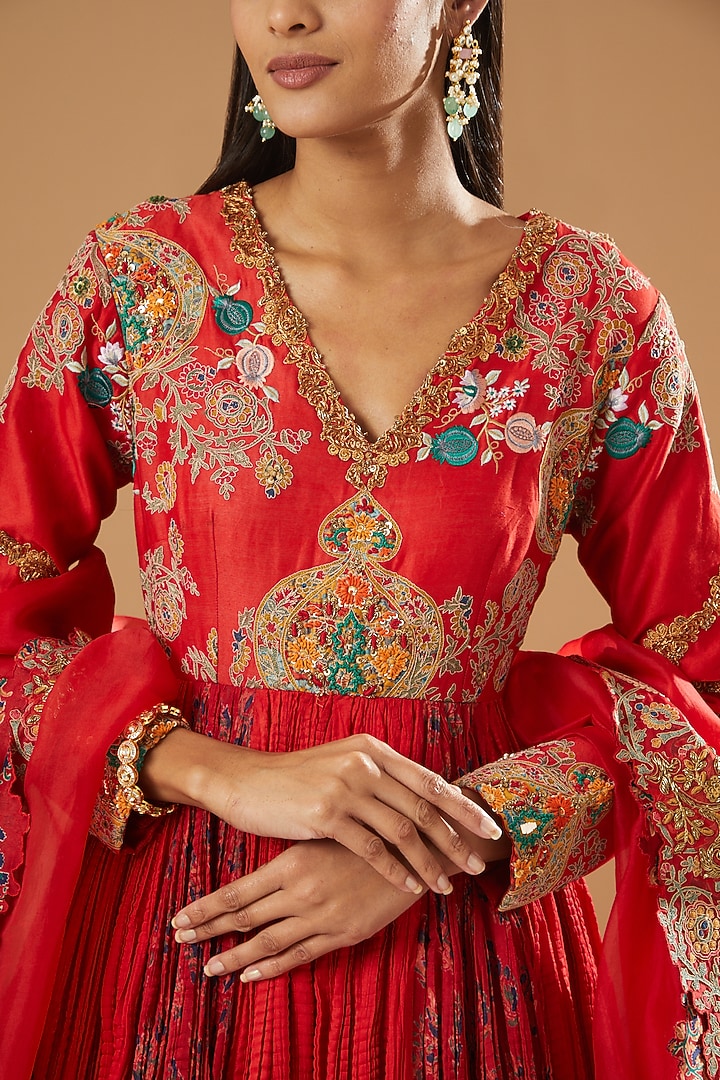 Red Chanderi Anarkali Set by Debyani at Pernia's Pop Up Shop 2025