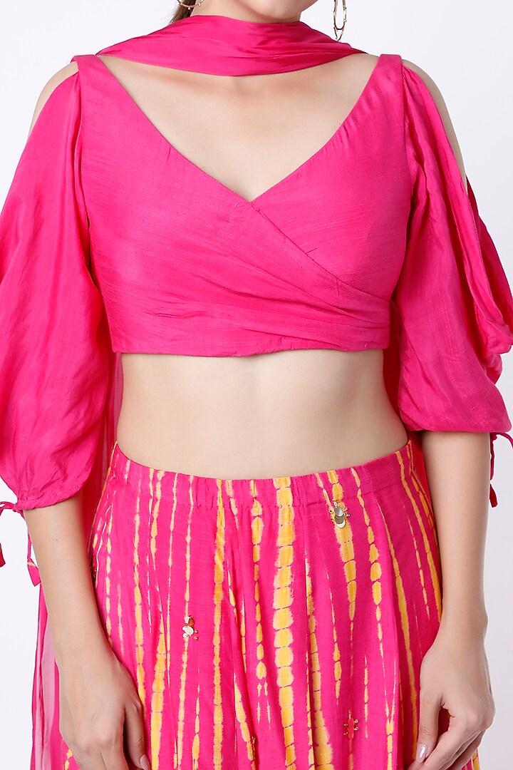 French Fuchsia Tie-Dye Lehenga Set by Dhwaja at Pernia's Pop Up Shop 2024