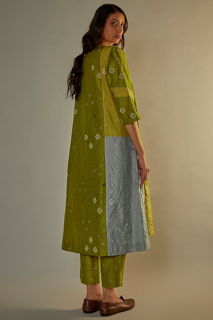 Lebu Mulberry Silk Embroidered Kurta Set by Divyam Mehta at Pernia's ...