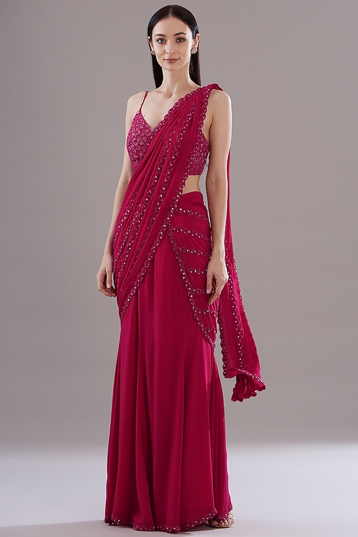 Cherry Red Crepe & Organza Draped Saree Set by Disha Patil at Pernia's ...
