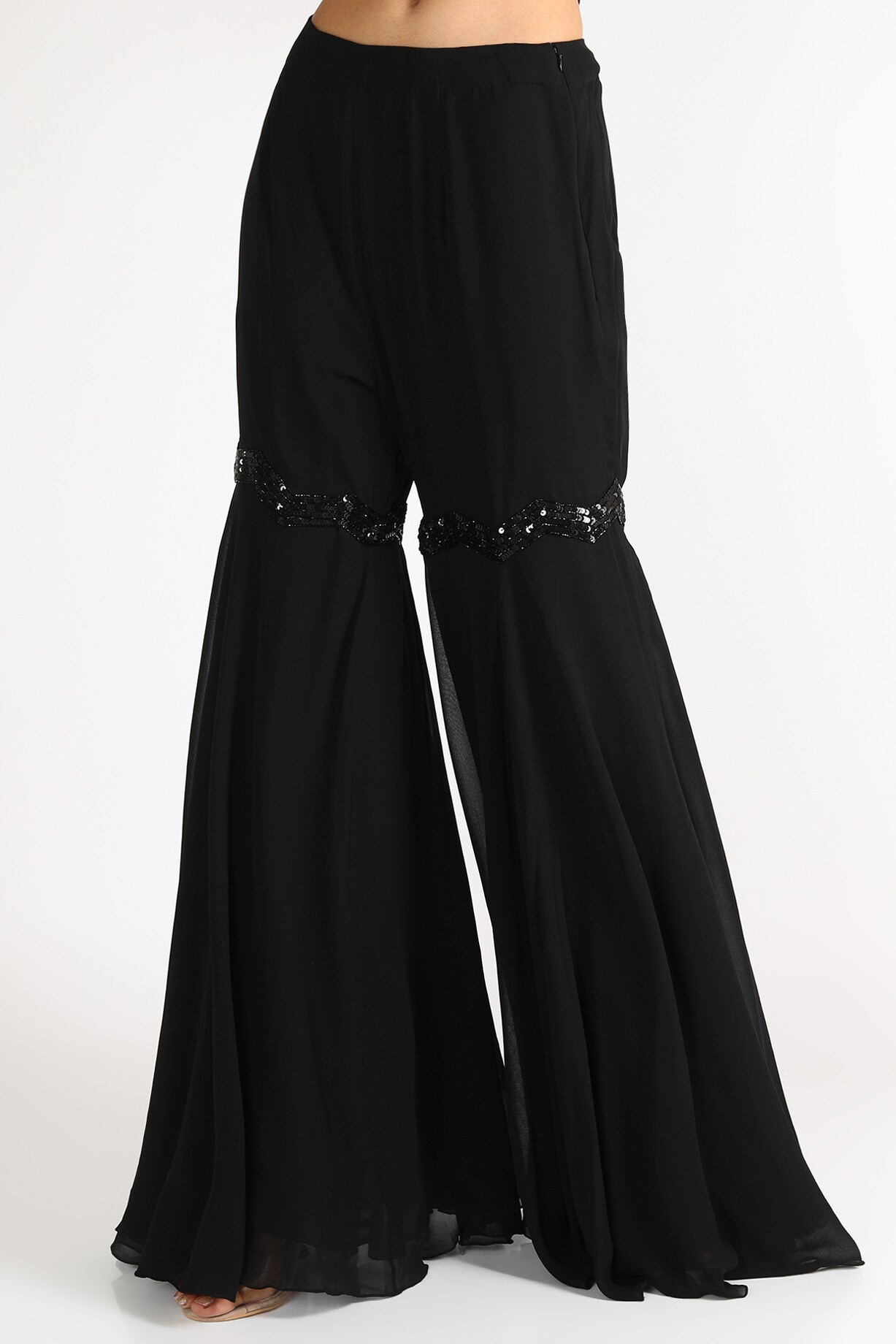 Black Thread Work Gharara Set by Diksha Tandon at Pernia's Pop Up Shop 2025