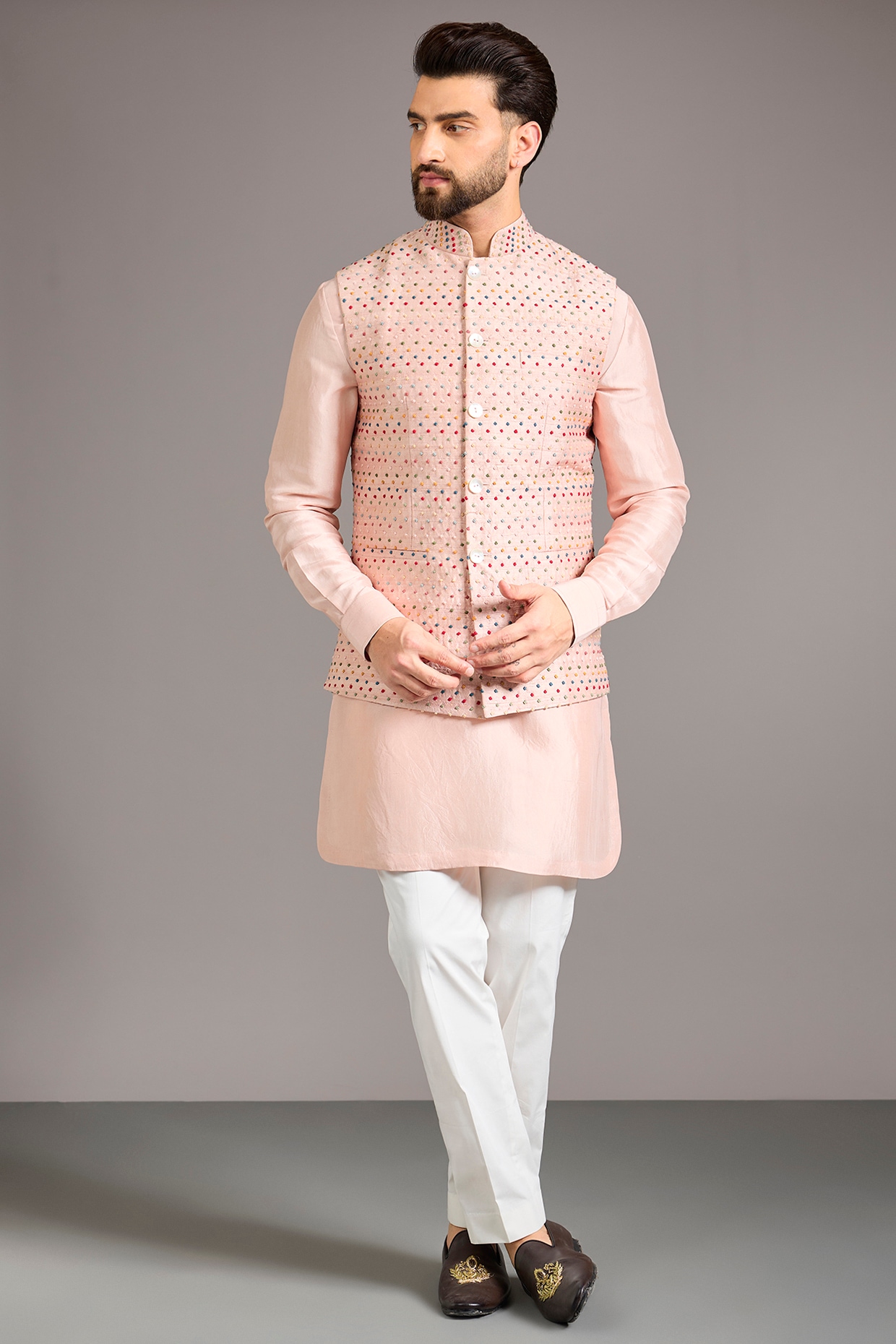 Pyazi Pink Raw Silk Embroidered Bundi Jacket Set by Divyam Mehta Men at Pernia's Pop Up Shop 2025