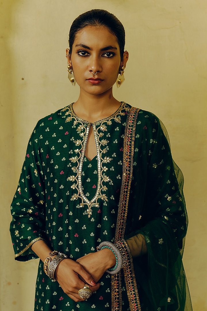 Emerald Green Dupion Silk Bandhani Printed & Hand Embroidered Kurta Set by Drishti & Zahabia at ...