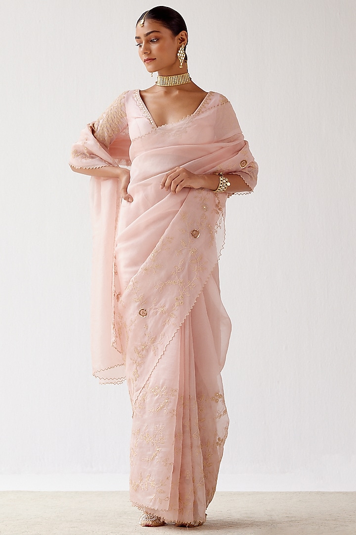 Blush Pink Embroidered Saree Set by Devnaagri at Pernia's Pop Up Shop 2025