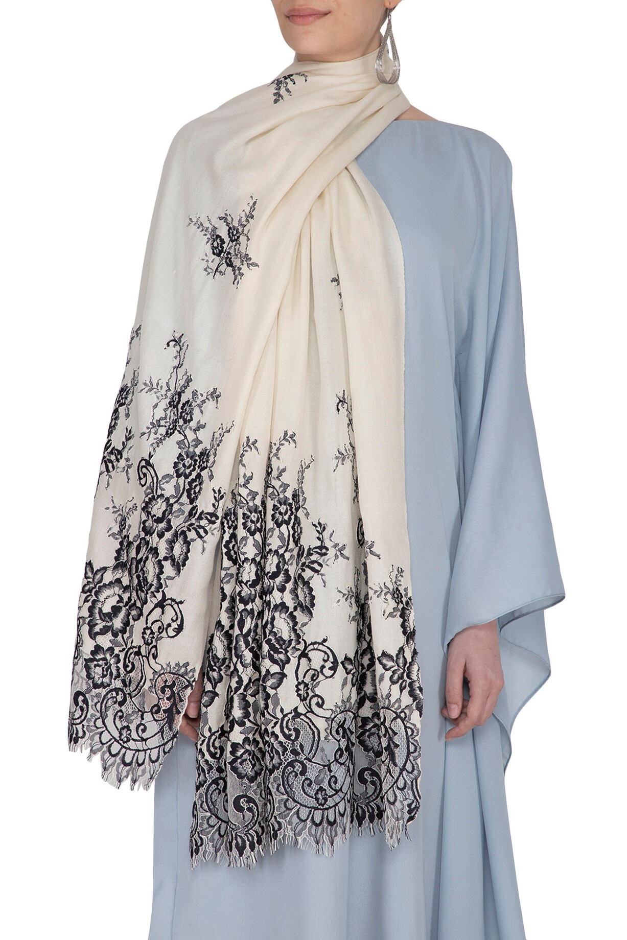 Cream & Black Floral Lace Stole by Eastern Roots at Pernia's Pop Up ...