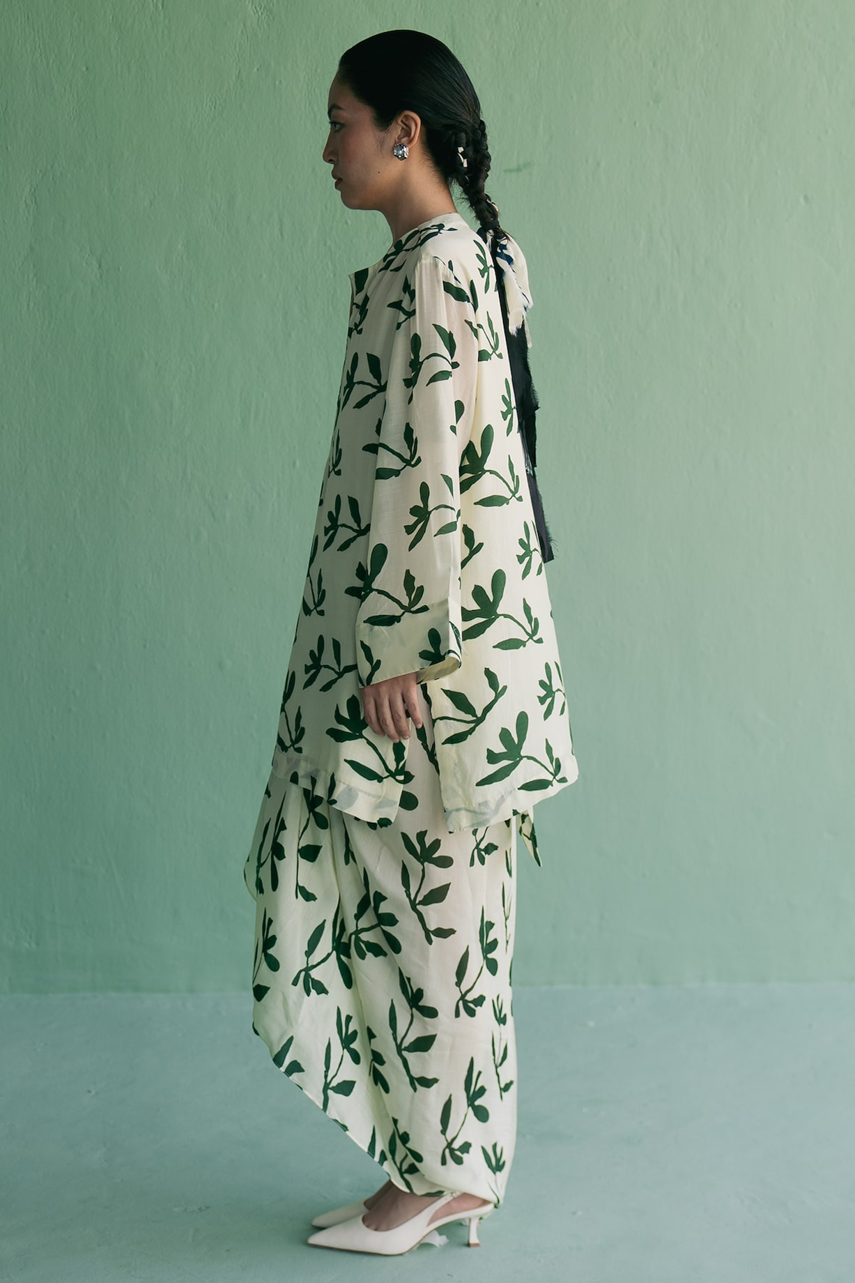 Ivory & Green Cotton Silk Printed Co-Ord Set by Esha Arora at Pernia's Pop Up Shop 2025