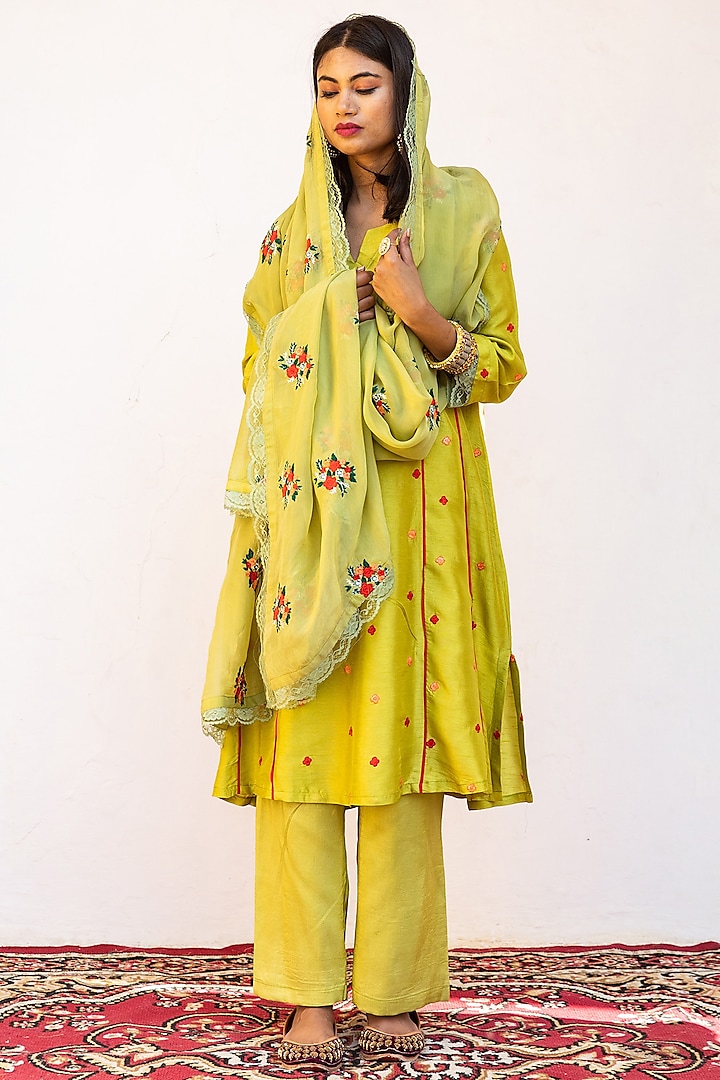 Lime Green Raw Silk Straight Kurta Set by GulaboJaipur by Saloni Panwar ...