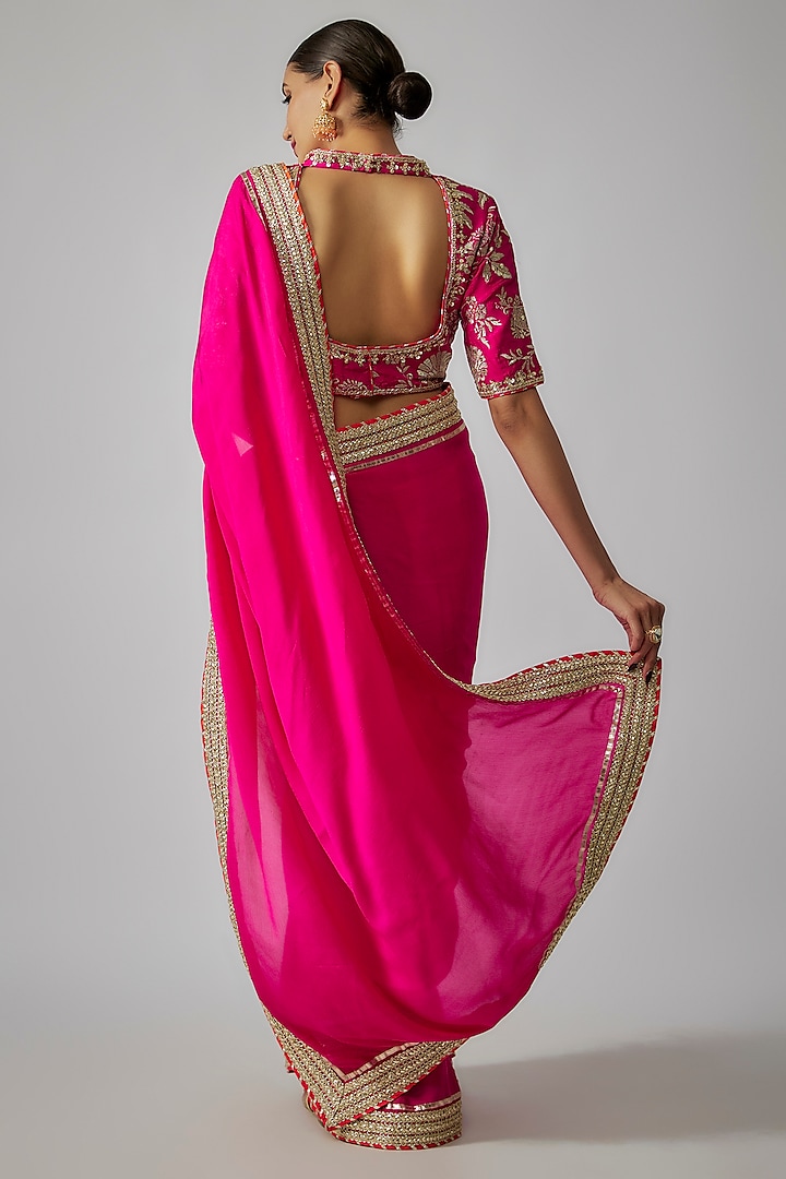 Pink Chiffon Gold Embroidered Saree Set by Gopi Vaid at Pernia's Pop Up ...