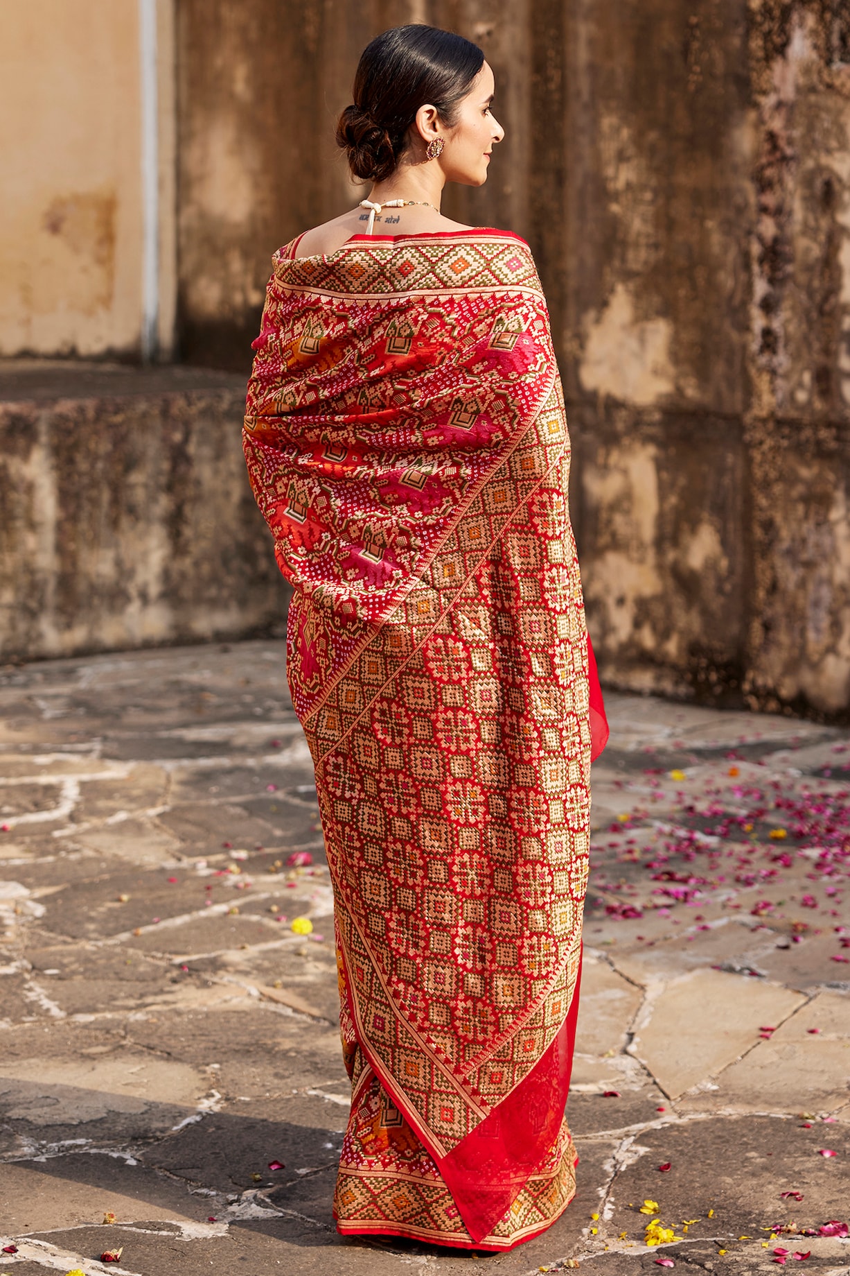 Red Pure Georgette Handwoven Bandhani Saree Set by Geroo Jaipur at ...