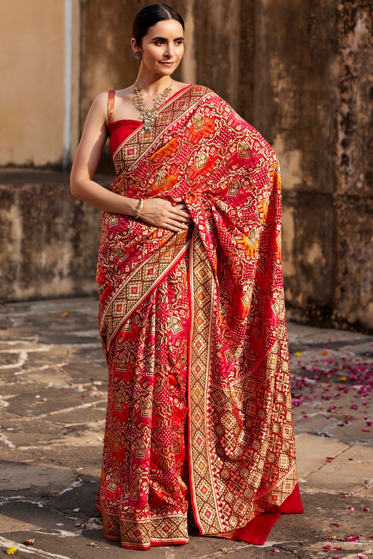 Red Pure Georgette Handwoven Bandhani Saree Set by Geroo Jaipur at ...