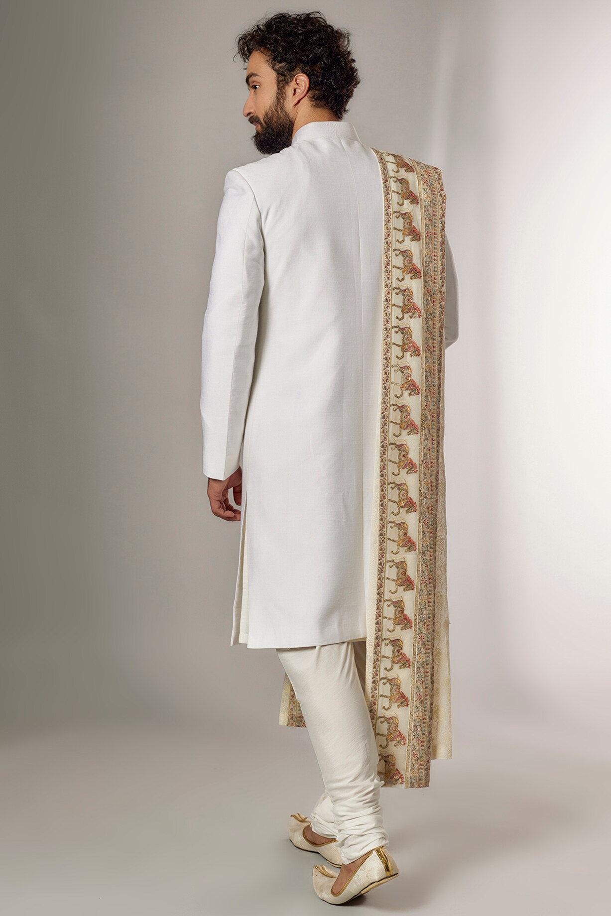 White Matka Silk Hand Embroidered Wedding Sherwani Set by Jayesh and ...