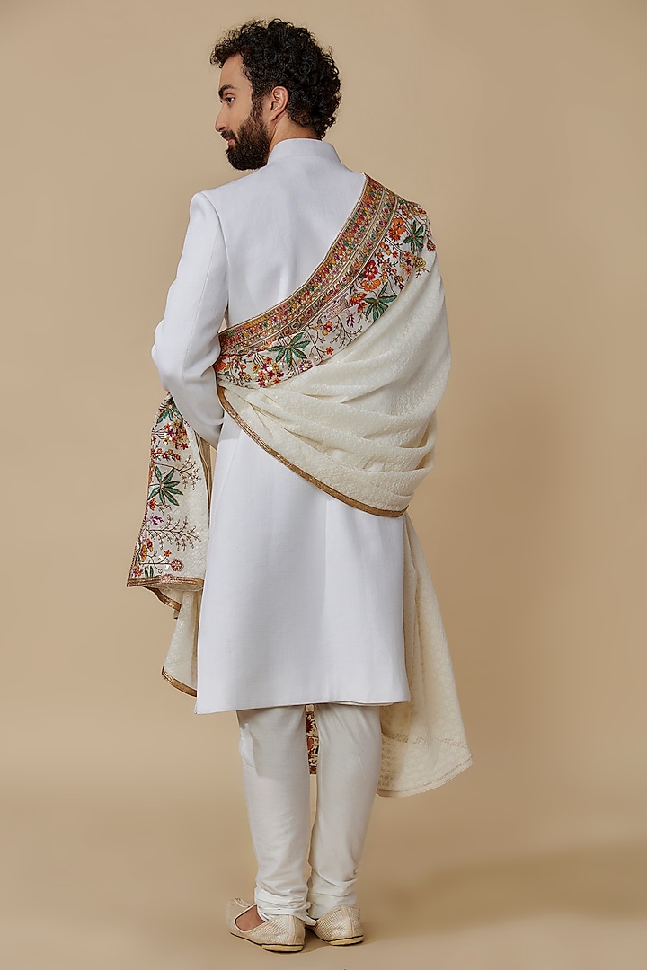 White Matka Silk Wedding Sherwani Set by Jayesh and Kaajal Shah at ...