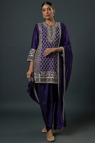 Jayanti Reddy - Buy Lehengas, Sarees, Kaftans Online 2025