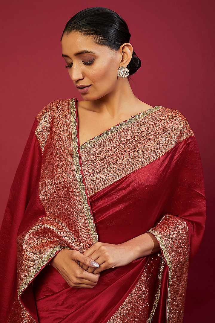 Red Banarasi Saree by Jayanti Reddy at Pernia's Pop Up Shop 2025