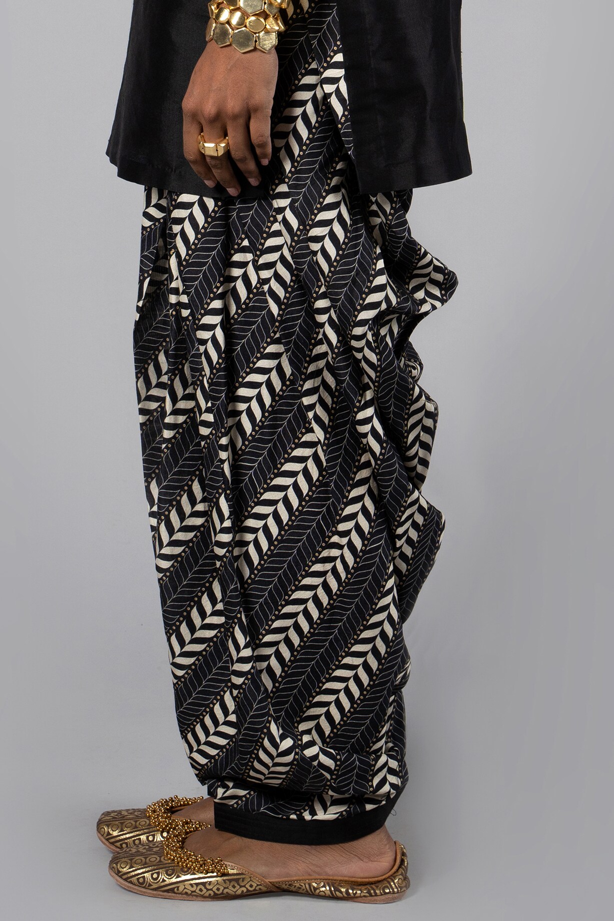 Black Raw Silk Embroidered Tunic Set by JJV.Kapurthala By JJ Valaya at Pernia's Pop Up Shop 2024