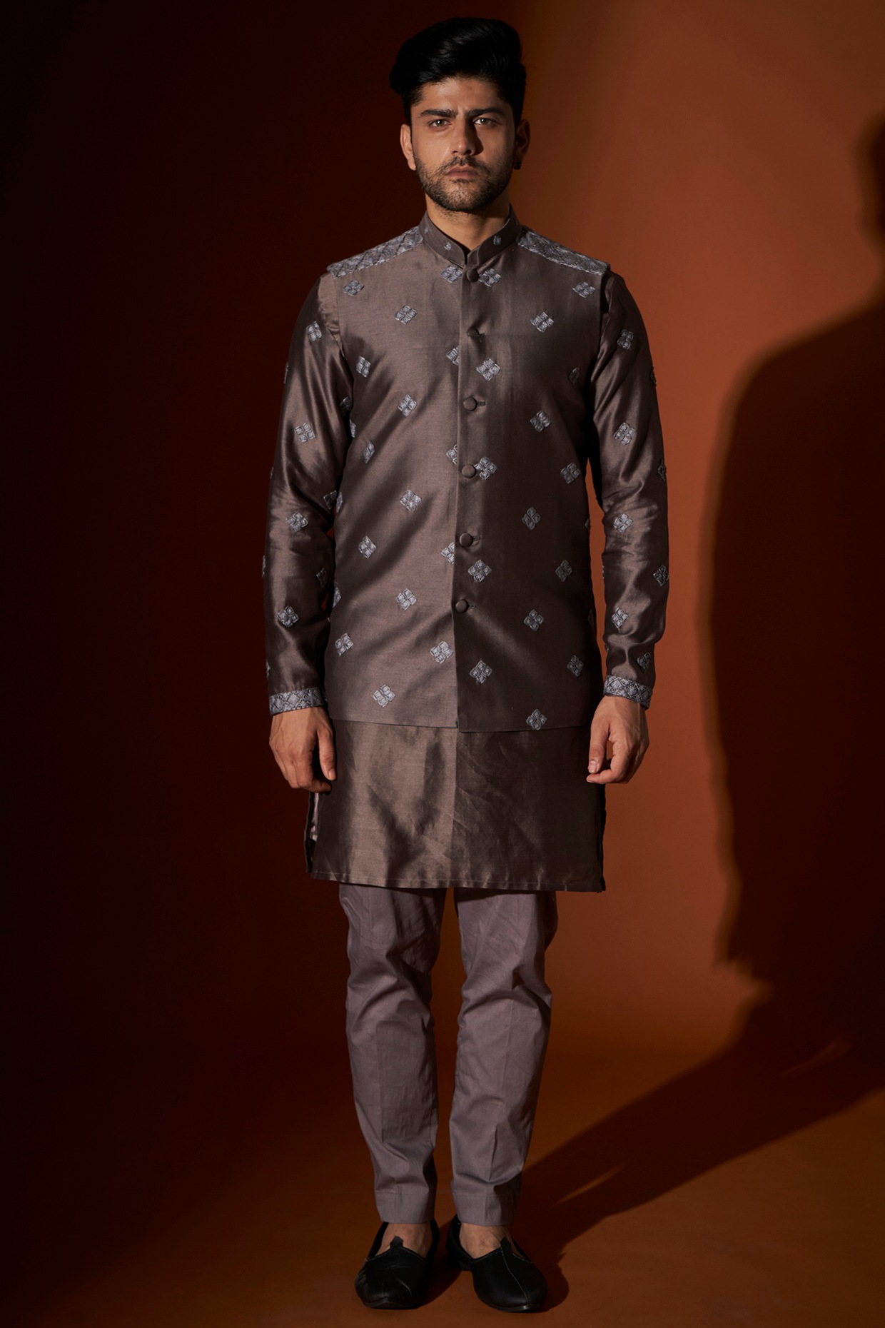 Grey Embroidered Bundi Jacket With Kurta Set by KAAJ Button at Pernia's Pop Up Shop 2025