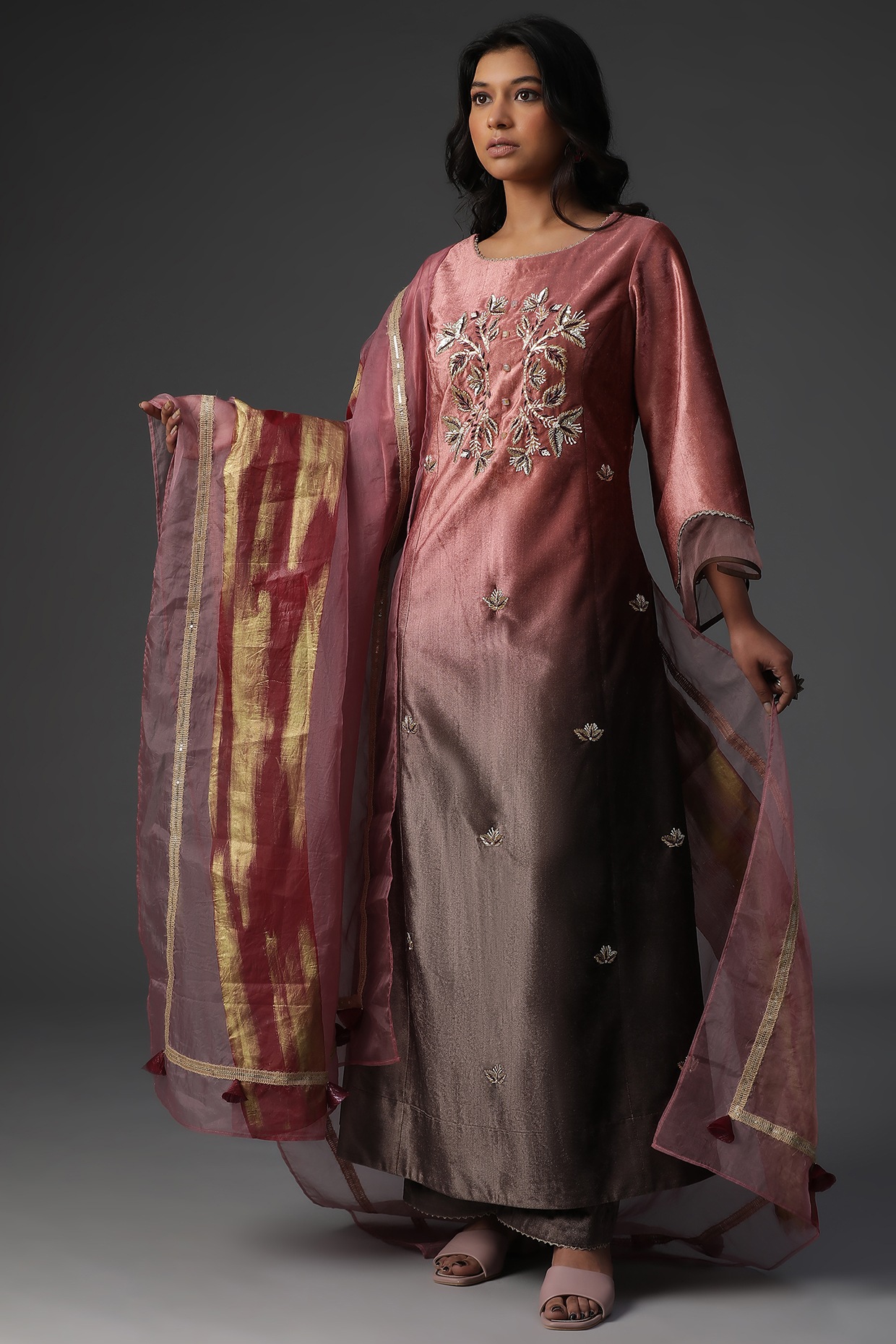 Rose Gold Ombre Velvet Embroidered Kurta Set by Arpita Sulakshana at ...