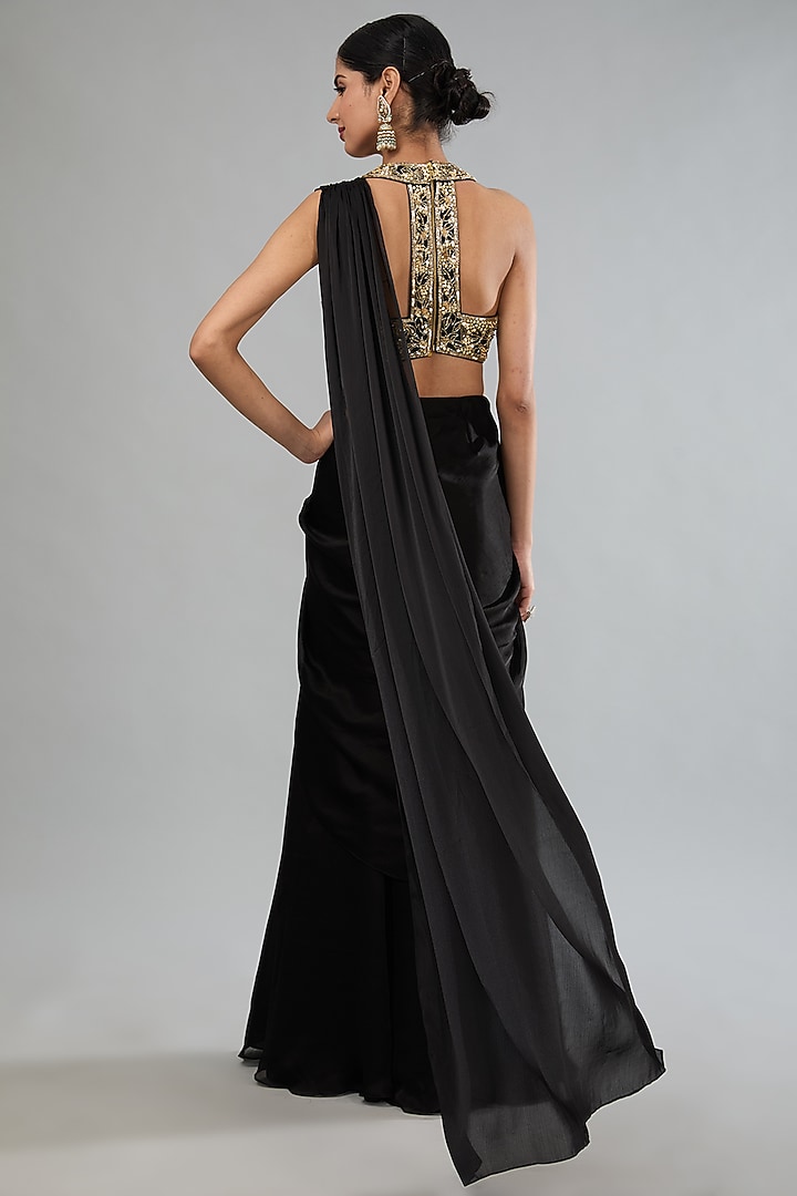 Black Satin Chiffon Draped Saree Set by Kapda Dori at Pernia's Pop Up ...