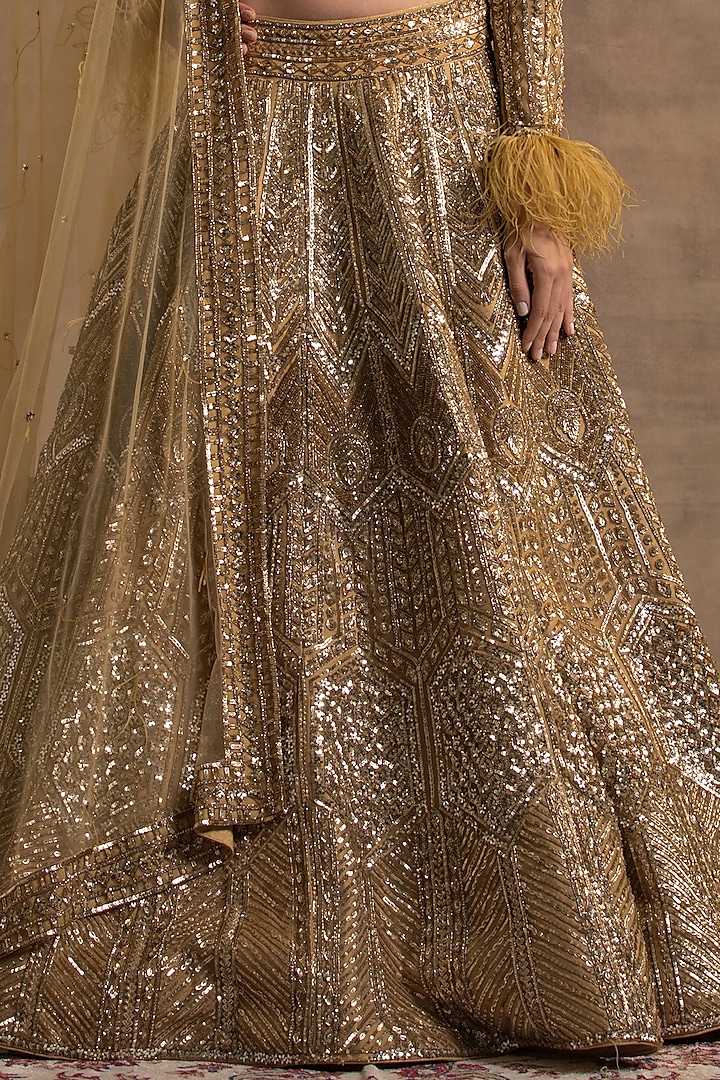 Gold Net Crystal Embroidered Lehenga Set Design by Kapda Dori at Pernia ...