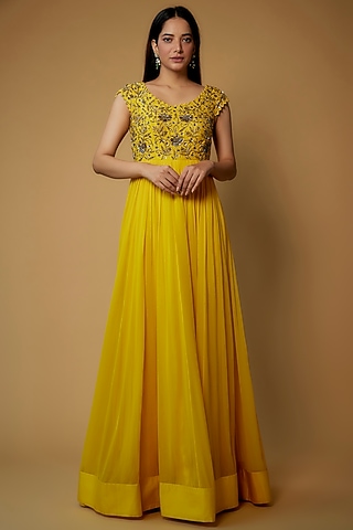 Keerthi Kadire - Buy Lehenga, Kurta Set, Kaftan, Gown Online 2025